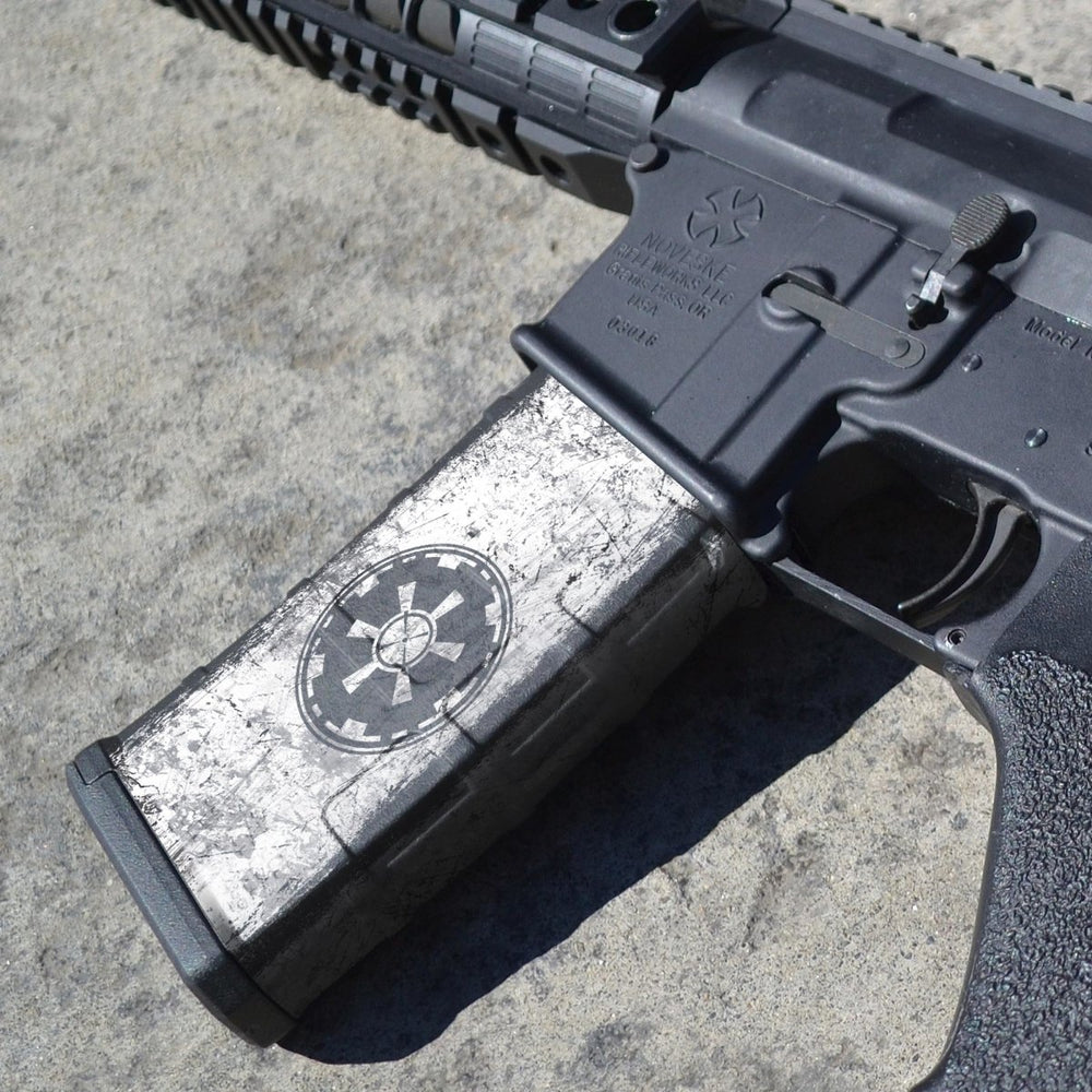 AR-15 Mag Skin (Battleworn Snow Trooper) – GunSkins